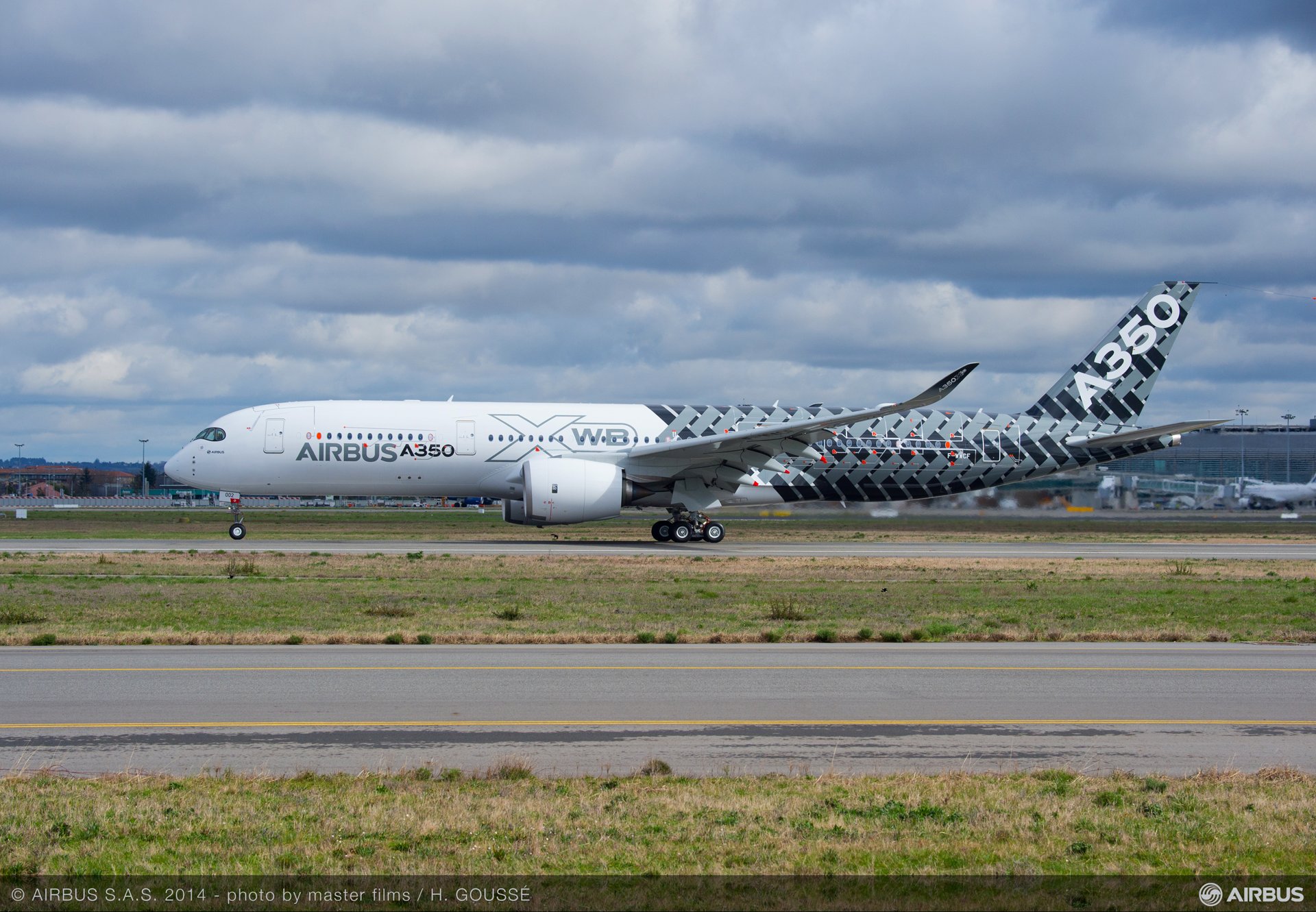 A350 XWB flying test fleet doubles size - Commercial Aircraft - Airbus