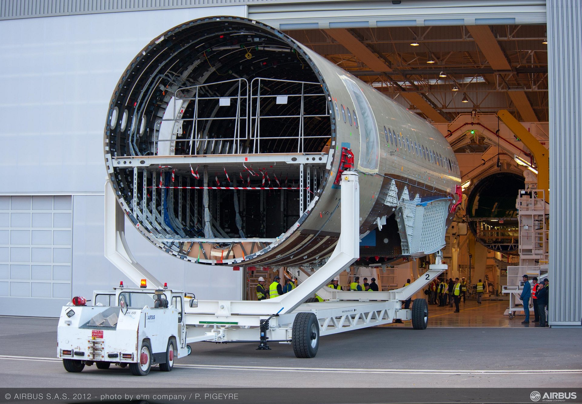Airbus beginnt mit der Endmontage der ersten A350 XWB - Commercial ...